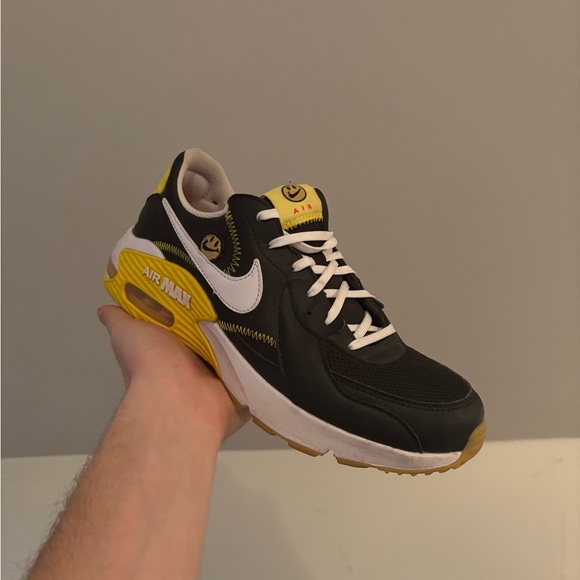 Nike | Shoes | Nike Air Max Go The Extra Smile Black And Yellow ...